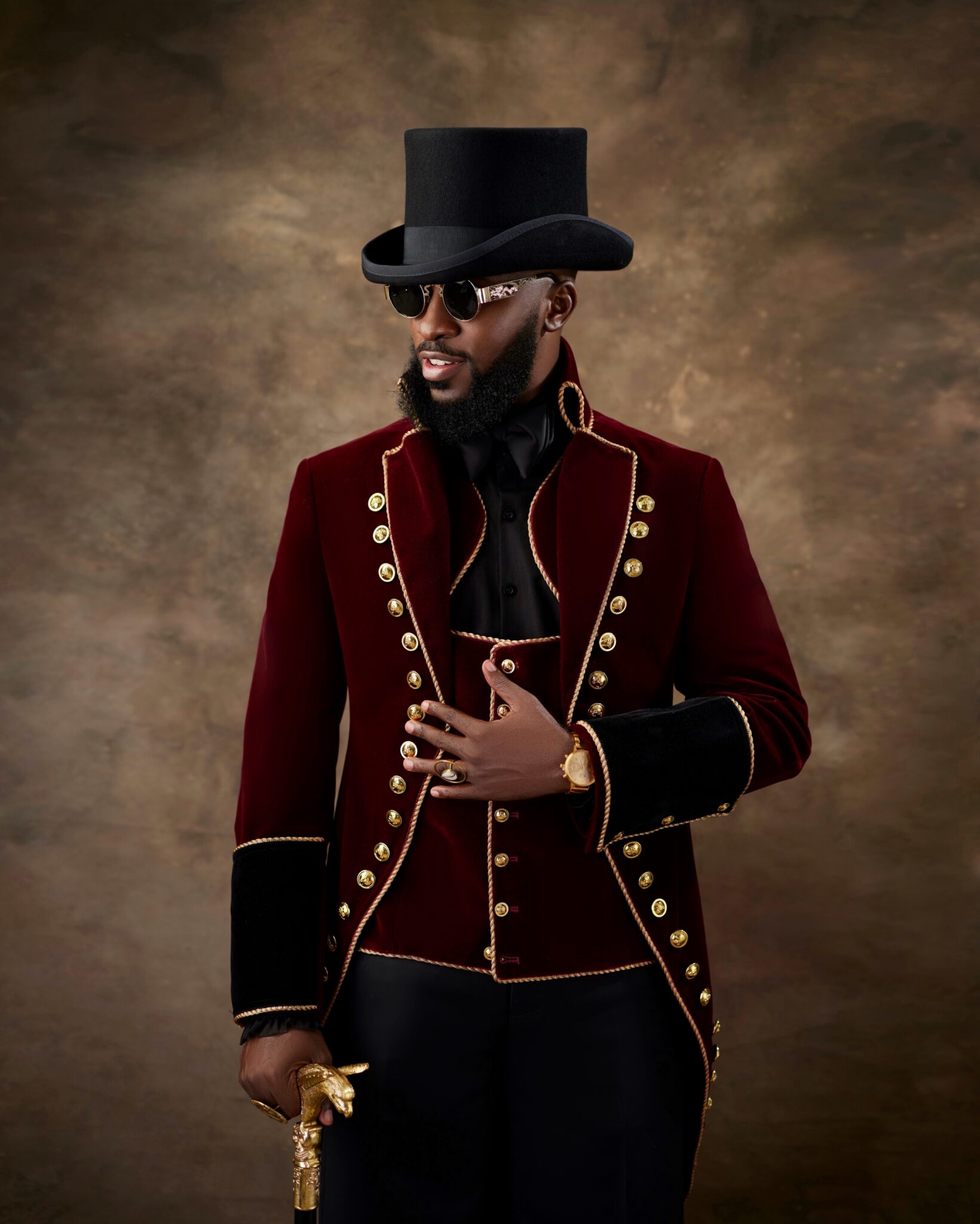Akin Faminu Crowned the Man of the Year Style at the EMY Africa Awards ...